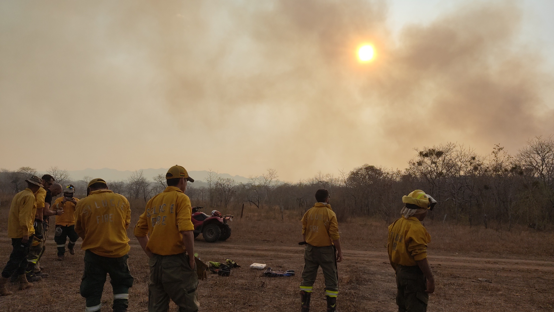 Guerreros de fuego: detrás de los bomberos voluntarios forestales ...